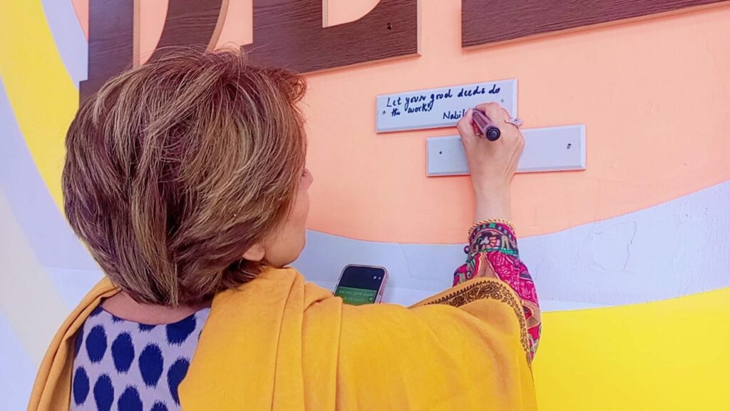 Spreading sunshine: The kindness wall brightens our school – Tipu ...